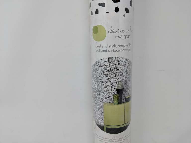 Devine Color By Valspar Wallpaper Black & White 20" x 16.5 Ft - Dutch Goat