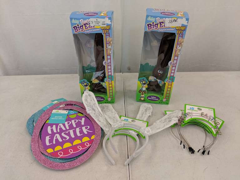 Assortment of 20 Easter Items - Dutch Goat