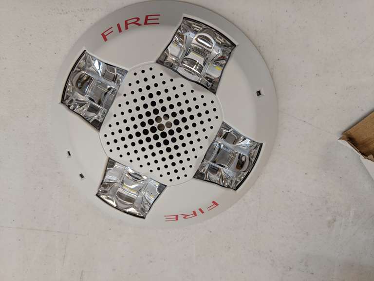 Case Of 28 Edwards Ceiling Horn/Strobe Fire Marking GCAVWF -White ...