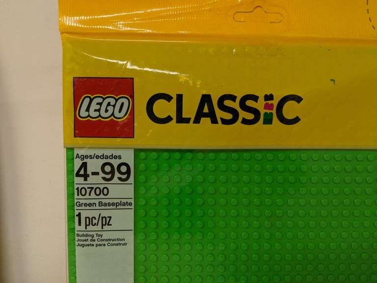 Assortment of 2 Lego Classic Grey & Green Base Plates - Dutch Goat