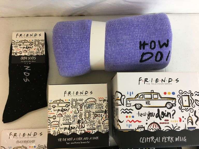 Friends The TV Series Merchandise Box - Dutch Goat