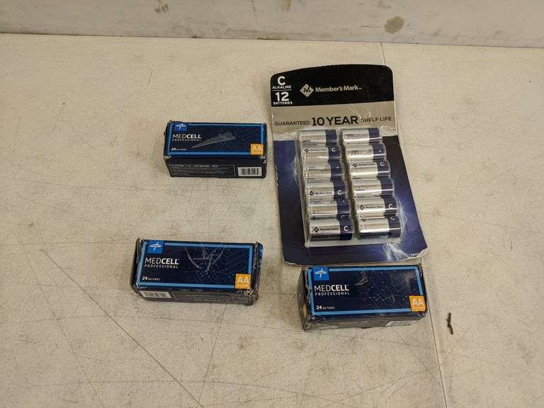 Assortment of 4 Battery Packs - Midline and Member's Mark - Dutch Goat