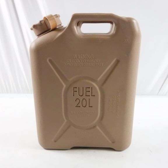 Scepter Military Grade Jerry Fuel Gas Can, 5 Gallon, Triple Handle ...