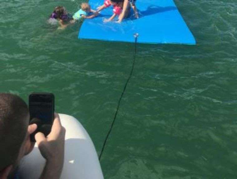 Floating Lake Mat Black Bungee Cord Line With Carabiners For Anchoring ...