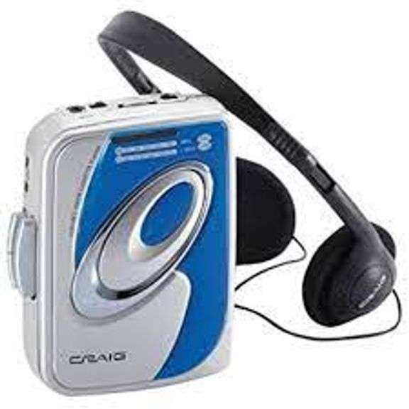 Craig AM/FM Radio Cassette Player With Headphones - Dutch Goat