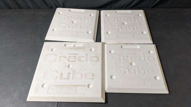 Lot of 4 - Assorted Sizes Credo Cube - Dutch Goat