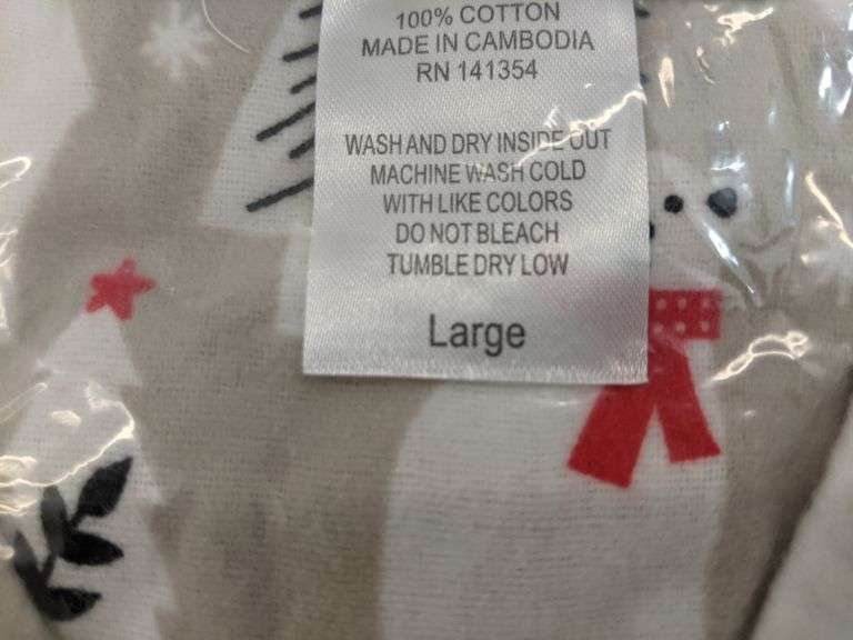 Women's Pajama Mania Polar Bear Christmas PJ Set - Large - Dutch Goat