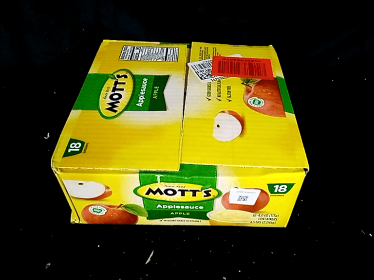Mott's Applesauce, Apple - 18 pack, 4.0 oz containers - Dutch Goat