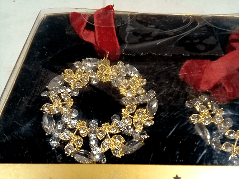 Leila's Linens Set of 4 Bejeweled Christmas Ornaments - DK186013 ...