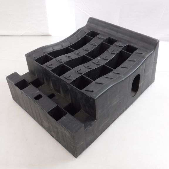 Eastwood Detachable Removable Poly Black Car Ramp Set with 3.6 Tons ...