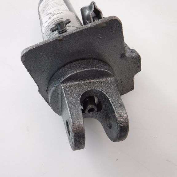 3 Ton Long Ram Hydraulic Jack, Grey, Clevis Base, Missing Handle ...