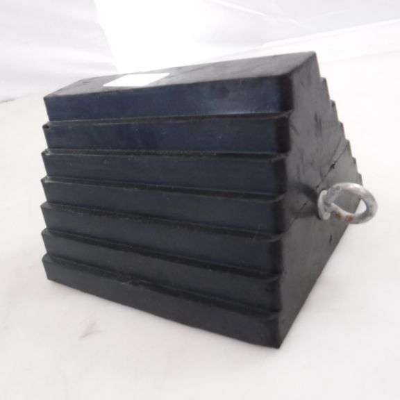 Double Sided Pyramid Wheel Chock With Eye Bolt, rubber 7" x 5.5 ...