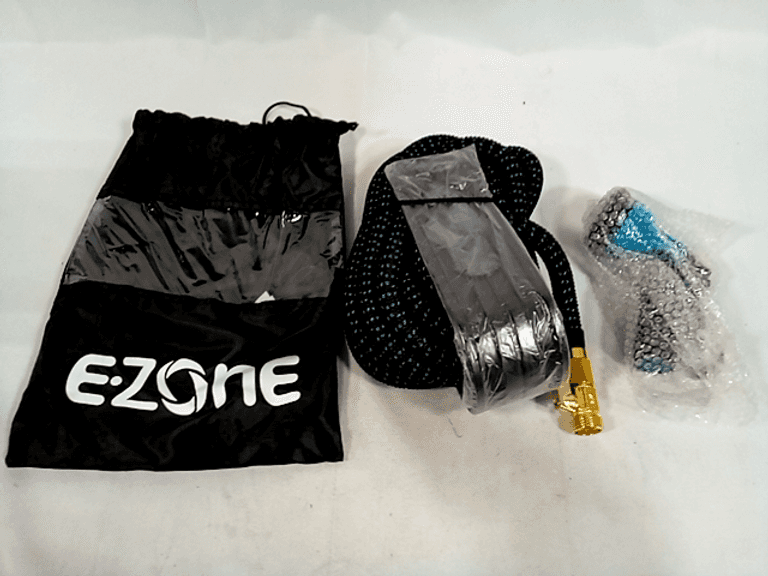 E-Zone Expandable Hose with Spray Nozzle - Dutch Goat