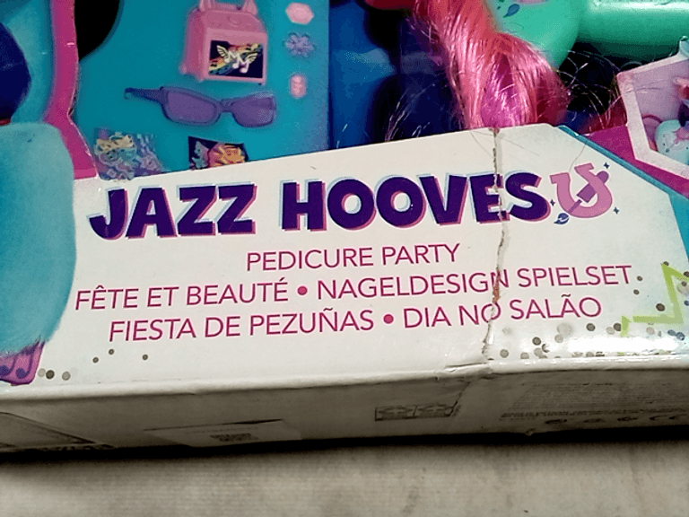 My Little Pony: Make Your Mark Pedicure Party Jazz Hooves Toy Pony ...