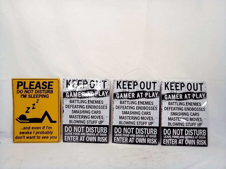 Assortment of 4 - Assortment Of Metal Signs, Multi-Color - Dutch Goat