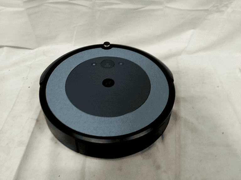 iRobot Round Floor Cleaner (singular, sole piece) - Dutch Goat