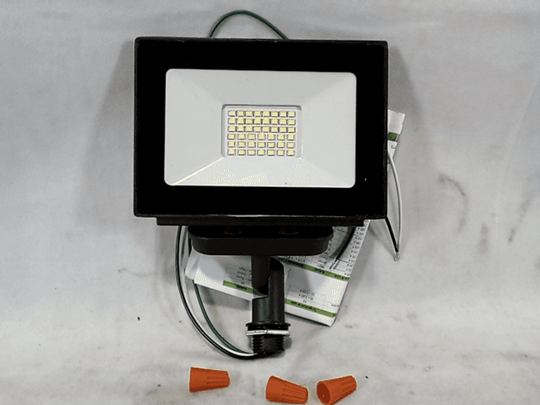 ASD LED Slim Floodlight w/ Arm, 30W 5000K Bronze Finish - Dutch Goat
