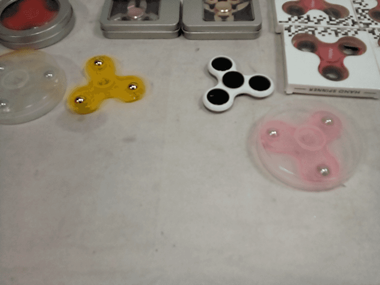 Assortment of 19 - Assortment Of Different Fidget Spinners, Multi-Color ...