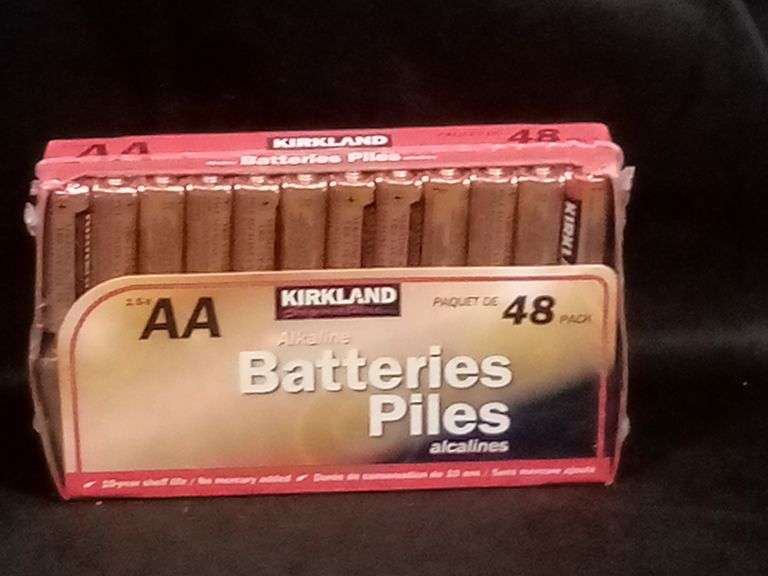Kirkland Signature AA Alkaline Batteries Piles – 1.5V 48 Count - Dutch Goat