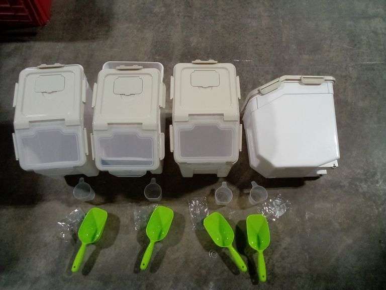 Lot of 4 - Food Containers with Scoop - Dutch Goat