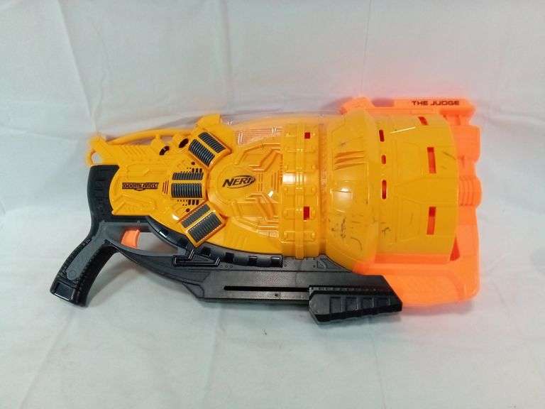 Nerf Doomlands 2169, The Judge Dart Gun Big Blaster Tested - Dutch Goat