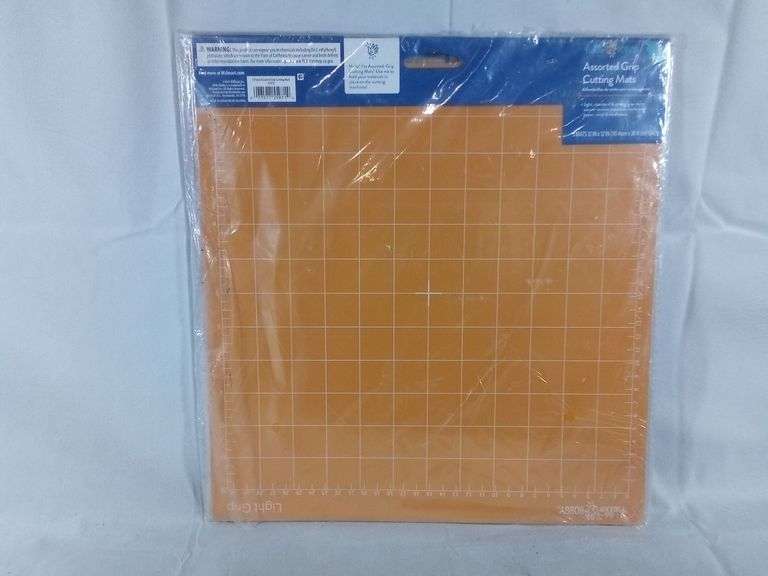 Hello Hobby 55971 Assorted Grip Cutting Mats, 12"x12" ea. 3-Piece ...