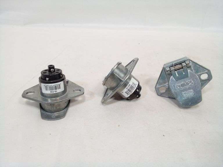 3 Phillips SAE J560 7-Way Insertion Socket - Dutch Goat