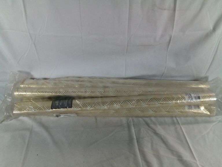 Hallmark Premium Gift Wrap - Dutch Goat